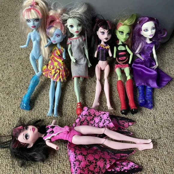 monster high | Toys | Y2k Monster High Dolls 7pcs Lot Girl Toy ...
